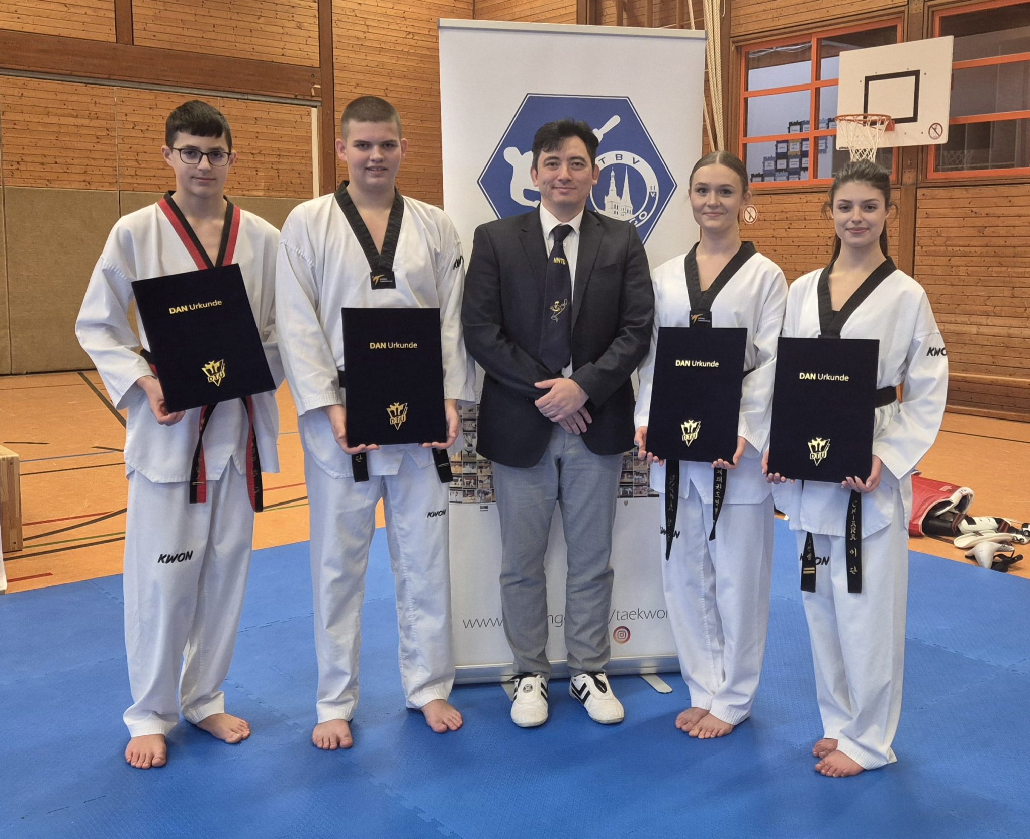 Taekwondo-Prüfungstage und Altersrekorde bei der schwarzgurt Prüfung in ...